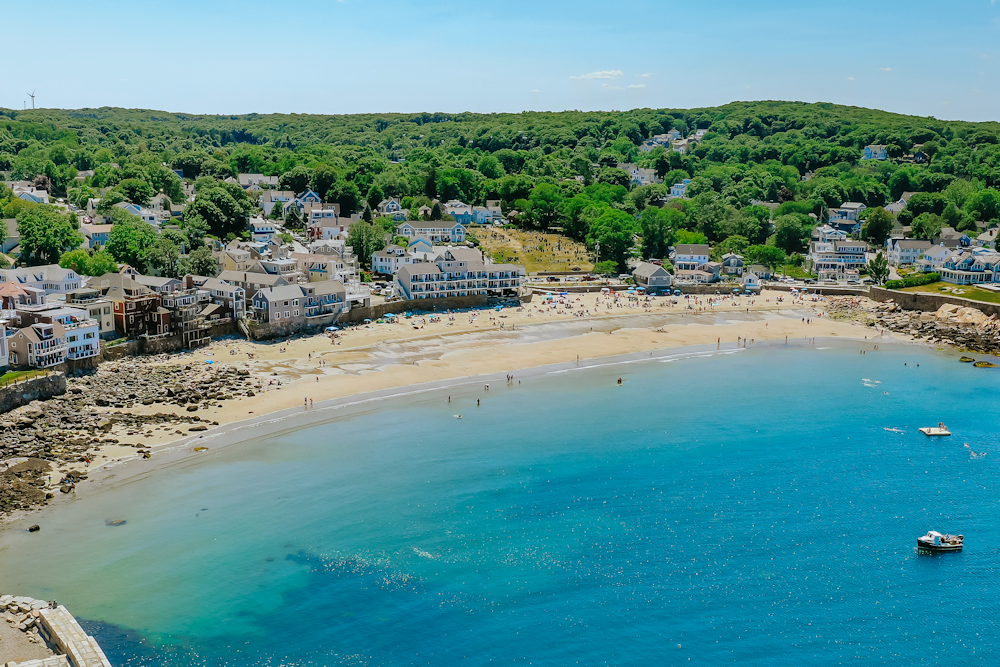 Captain's Bounty On The Beach - Rockport, MA